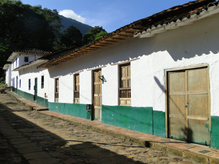Cabrera (Santander) un pueblo colonial, apasible y bello.
