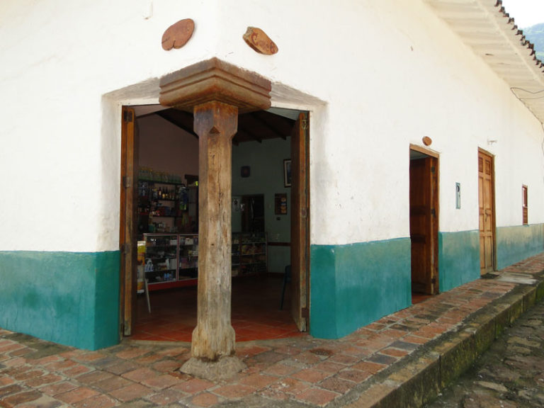 Cabrera (Santander) un pueblo colonial, apasible y bello.