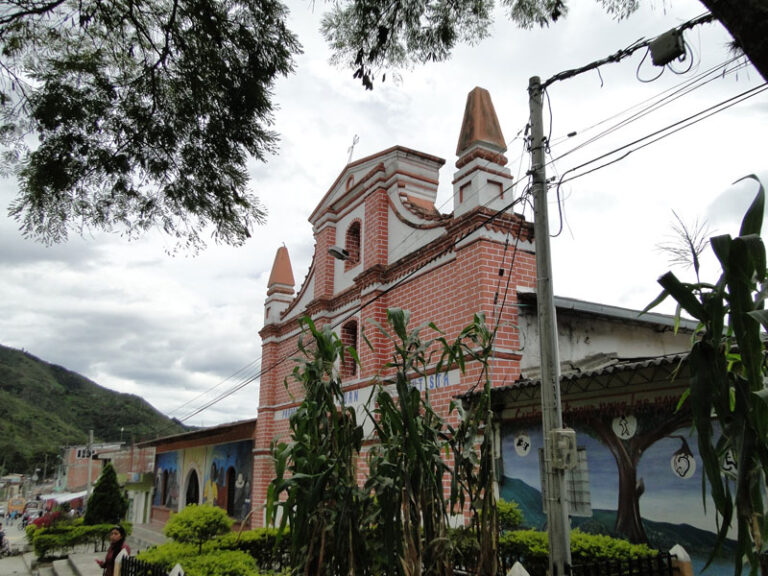 Toribío, pueblo indígena y campesino al oriente de Cauca.